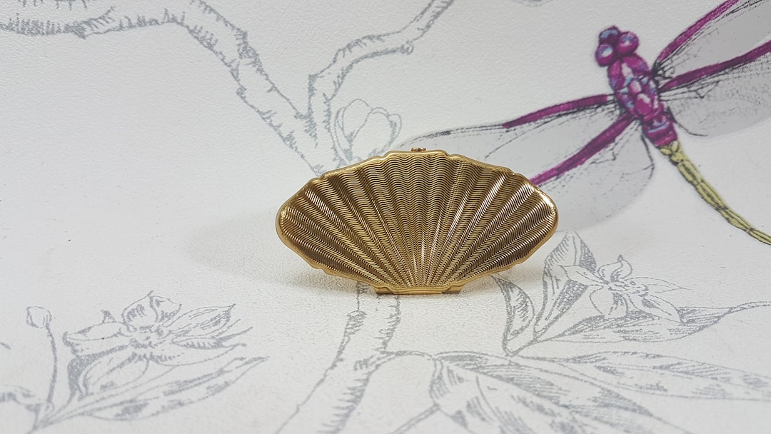 Vintage Stratton Gold Tone Lipview Scalloped Shell Lipstick Holder ...