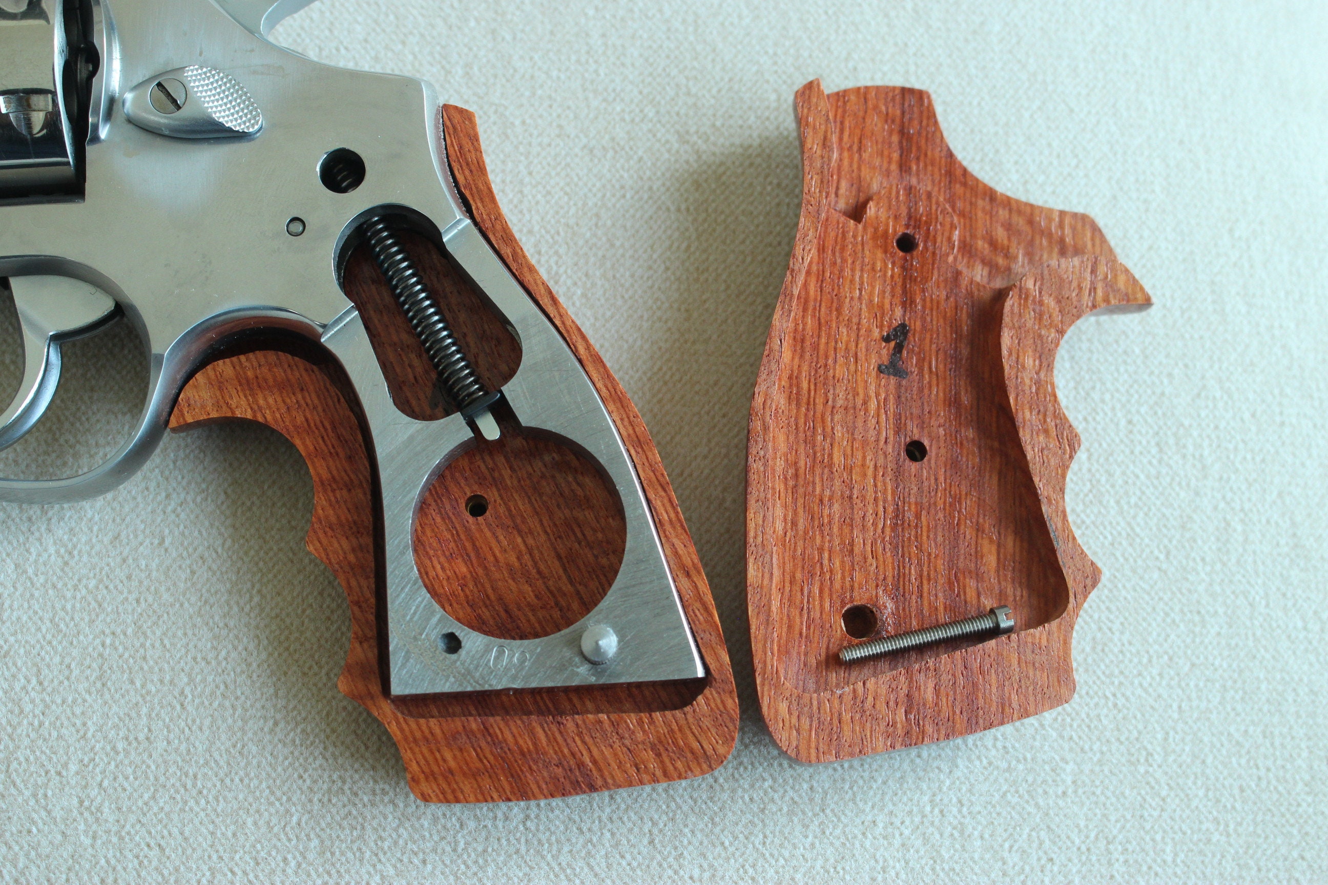 Wood Grips For Taurus Medium Large Frame SQ/Butt Model 44 66 | Etsy