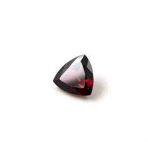 Loose Pyrope Garnet Trillion Cut Gemstone, Natural Vivid Red Colour ...