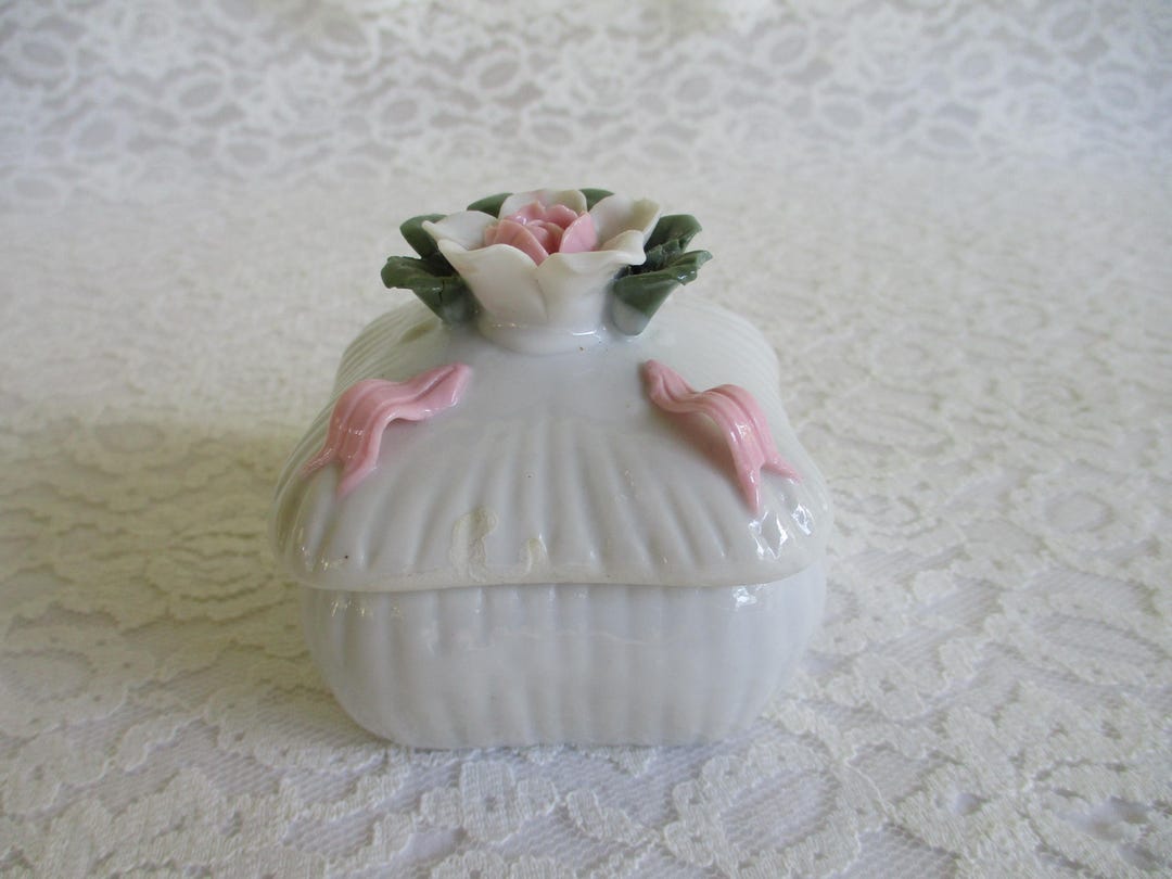 Vintage Small White Trinket Box With Pink Bow and Flower - Etsy