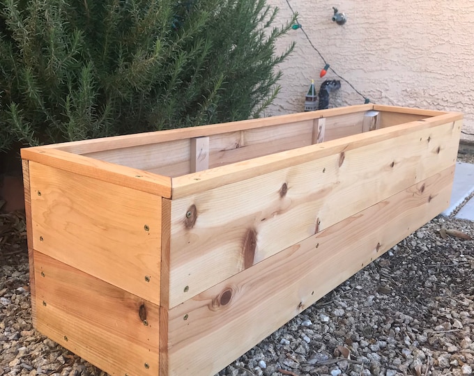 Handcrafted Western Red Cedar Vertical Planter - Etsy Canada