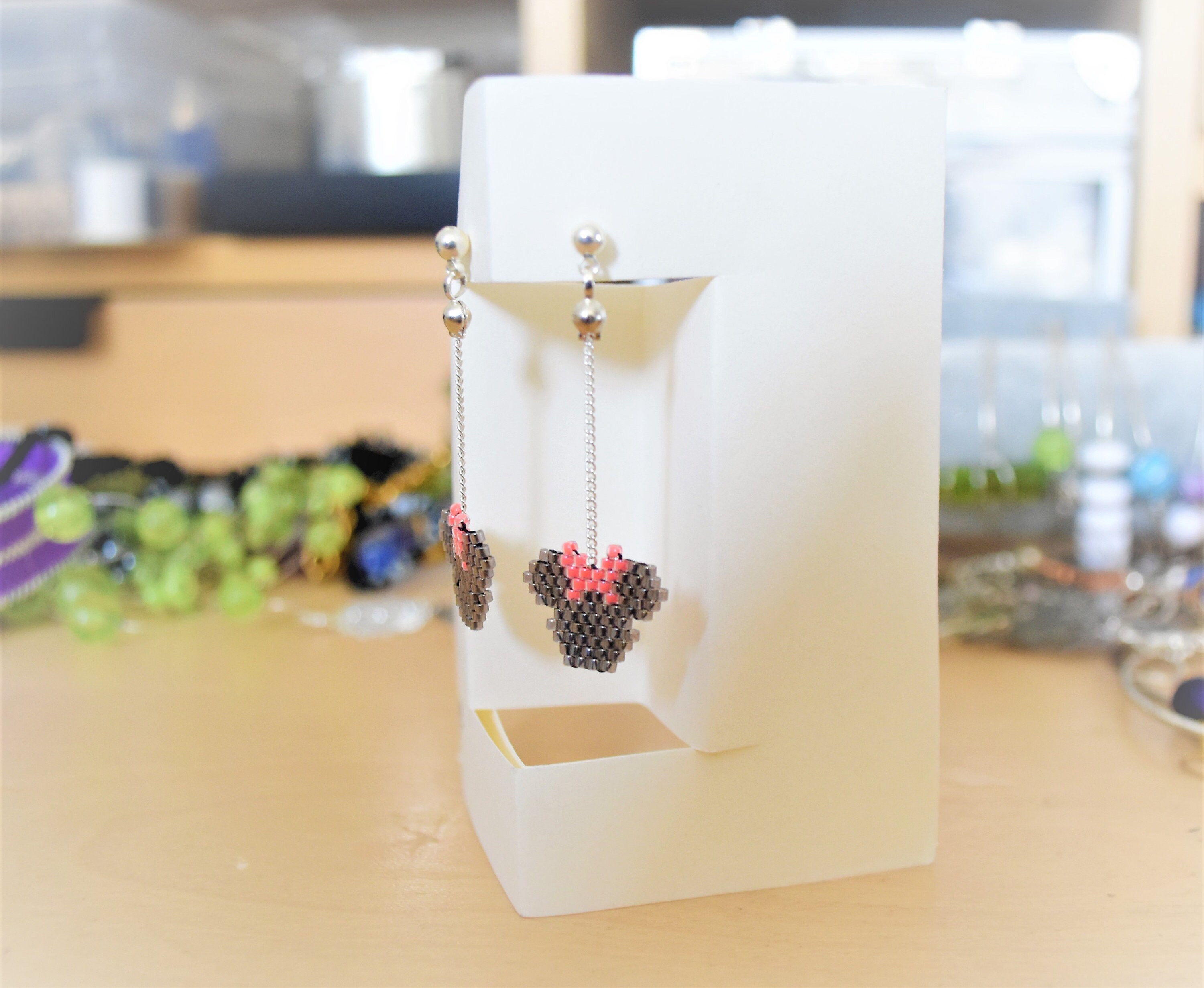 Pendientes Minnie en perlas Miyuki personalizables. - Etsy España