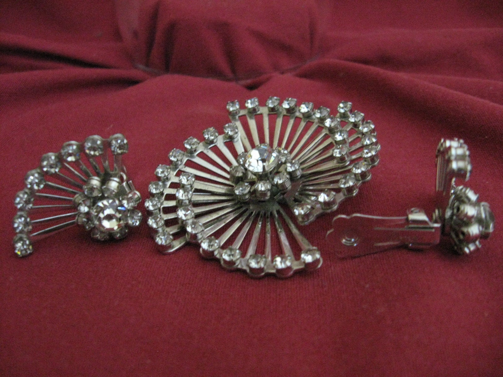 Coro Fan Brooch and Clip-on Earrings - Etsy