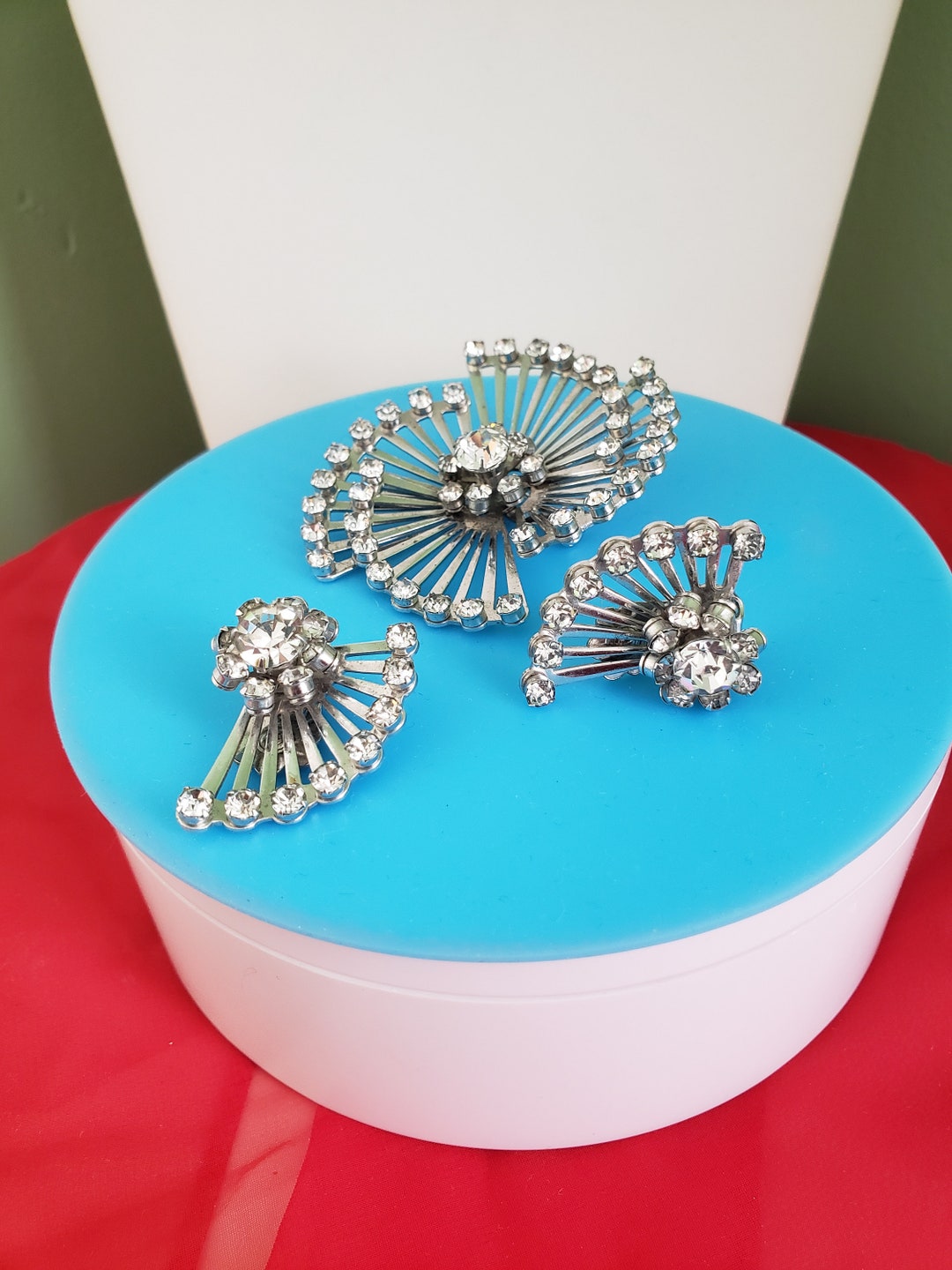 Coro Fan Brooch and Clip-on Earrings - Etsy
