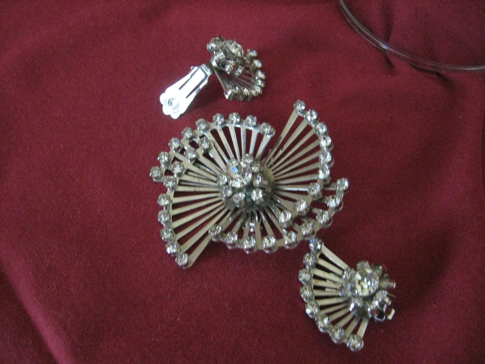 Coro Fan Brooch and Clip-on Earrings - Etsy