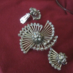 Coro Fan Brooch and Clip-on Earrings - Etsy