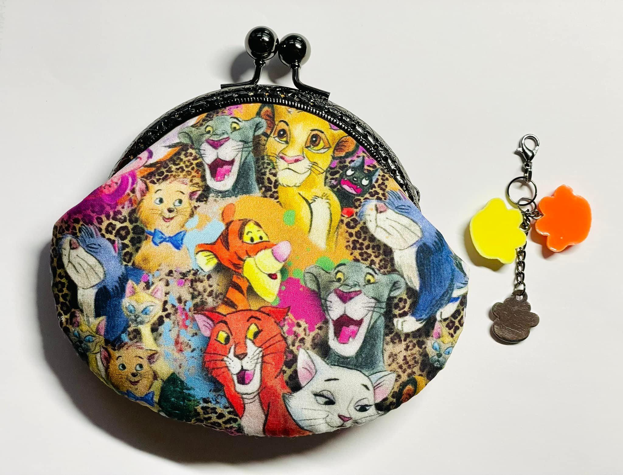 Disney Cats and Dogs, Stitch, Lady and the Tramp, Goofy, Tigger, Lion ...