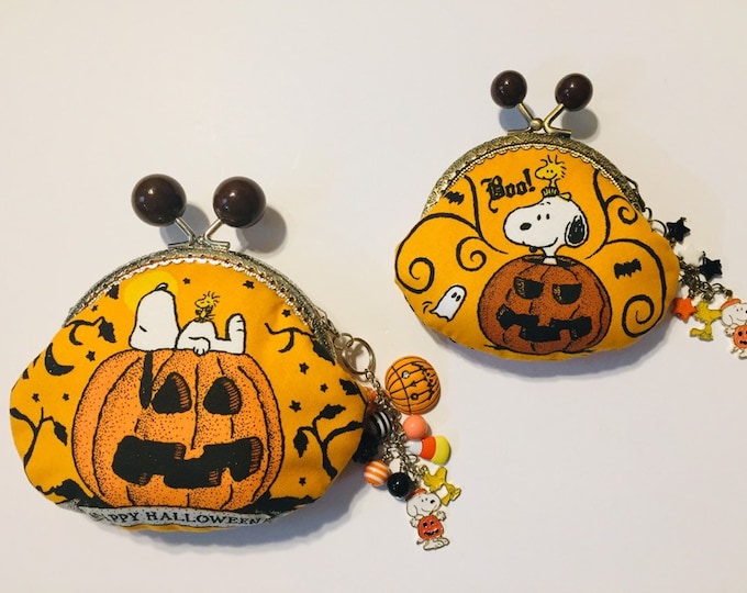 Inspired by the Peanuts, Snoopy, Woodstock Halloween Handsewn Coin ...