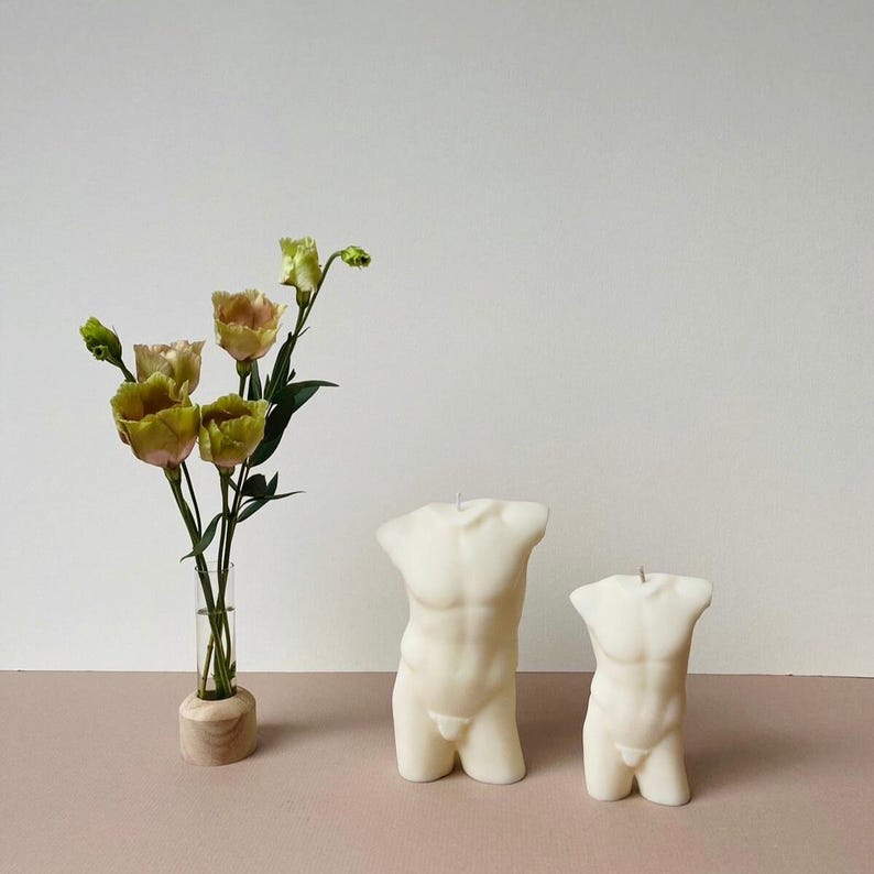 Candela grande David Body Candle bianca / Candela profumata Bois in ...