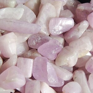 20-25pc Pink Kunzite Crystal Tumbled Stones, XS Flashy Kunzite Crystals ...