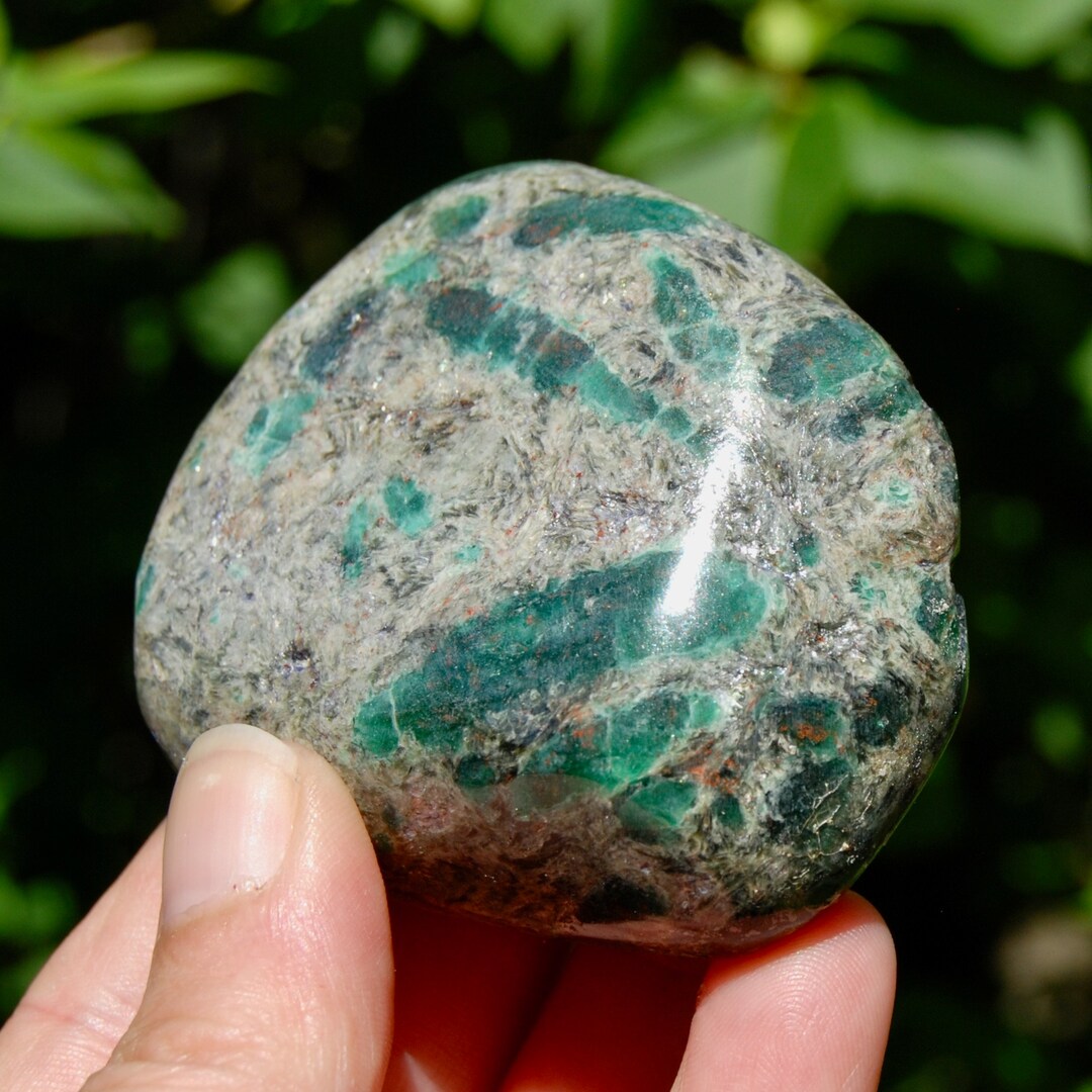 2.75in 143g African Emerald Crystal Palmstone, Genuine Emerald Beryl in ...