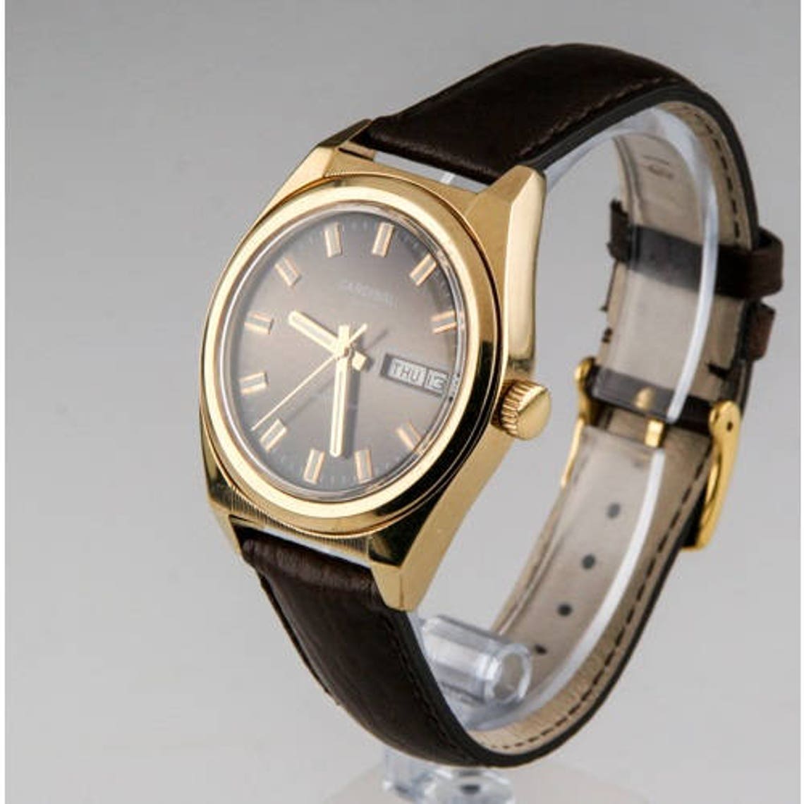 Men's Shock Proof Cardinal Watch With Brown Leather Band | Etsy