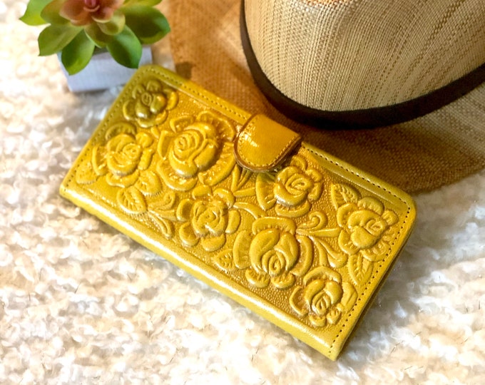 Bifold Roses Wallets - Sal y Limon USA