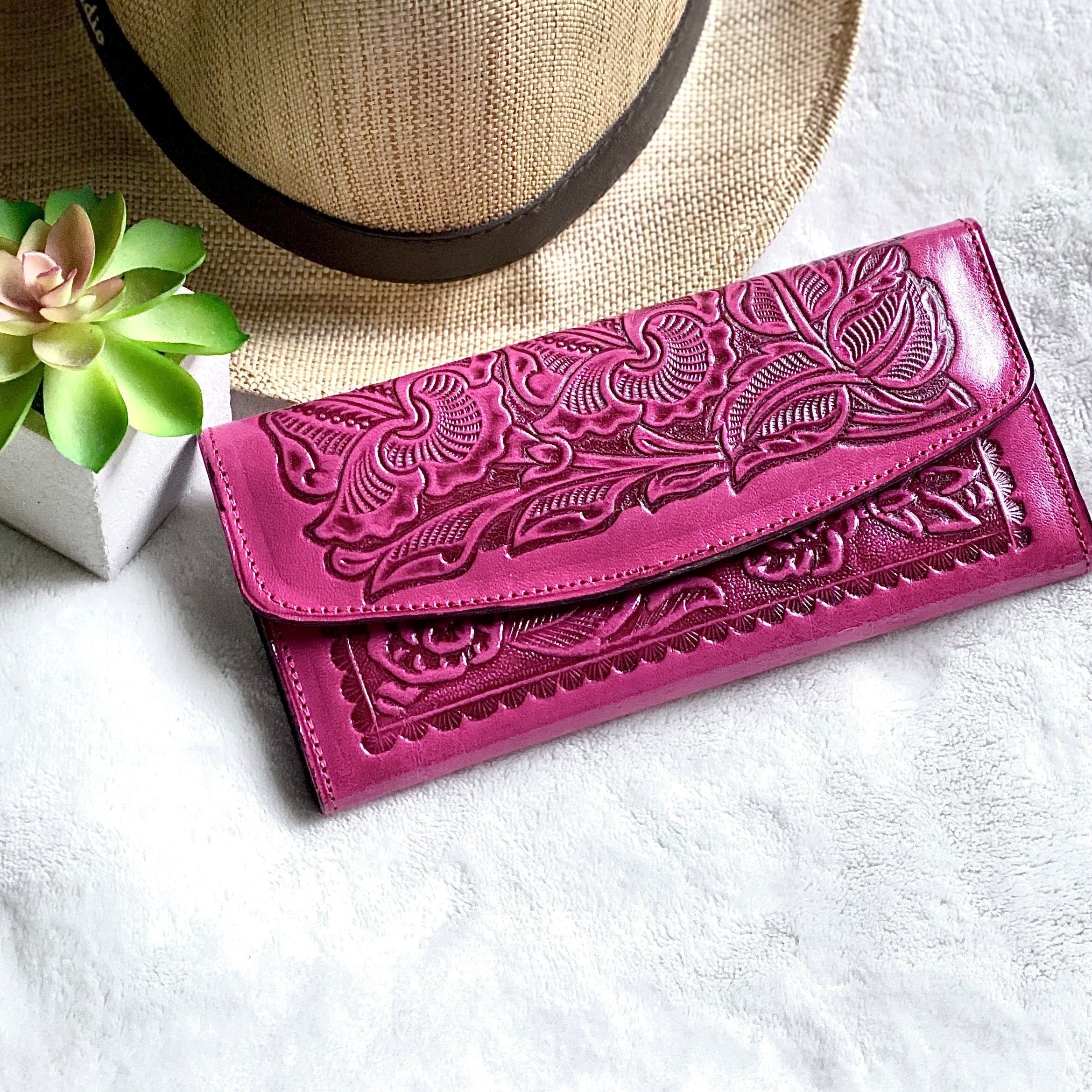 Wallets Gallery | IUCN Water