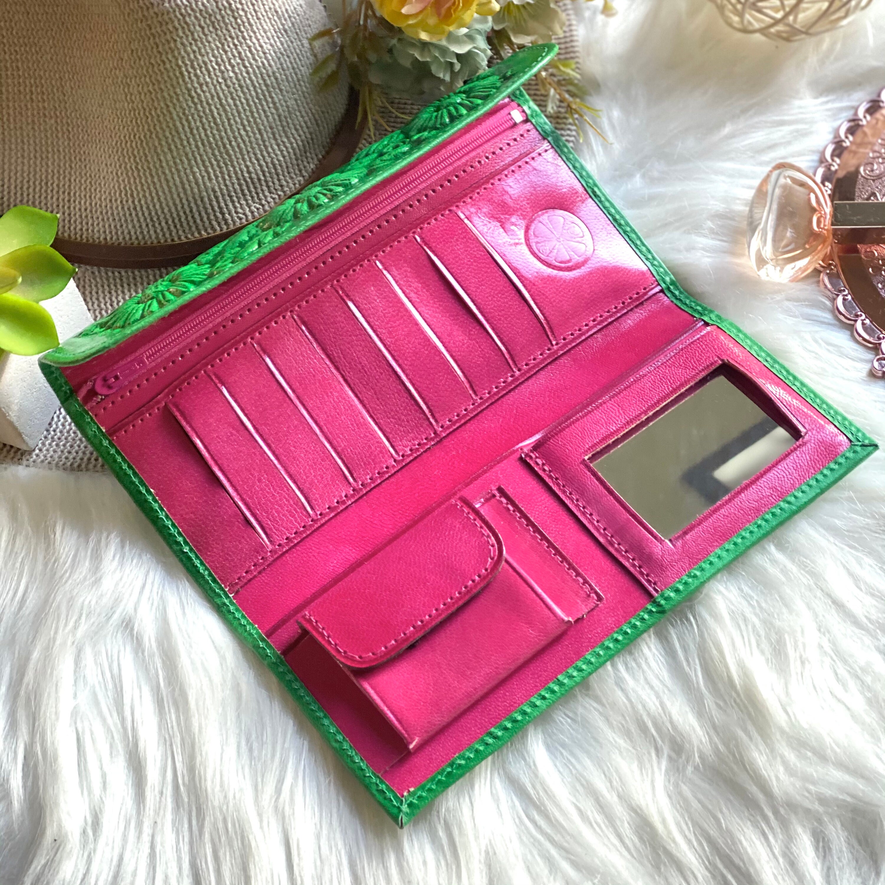 Green Handmade leather women's wallets • Gifts for her • women wallets