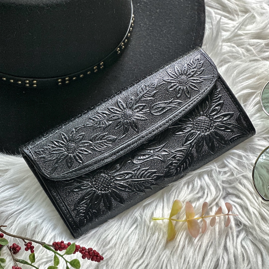 Handcrafted Women's Leather Wallets • Personalized Gifts With ...