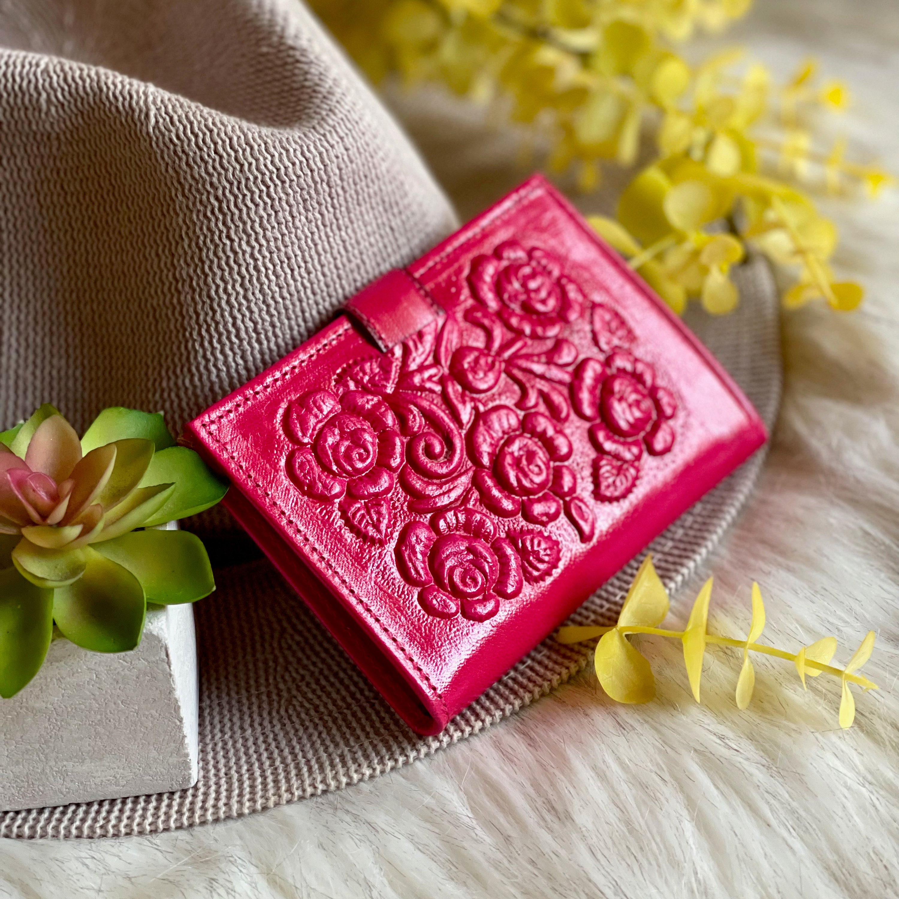 Sustainable leather vintage style women's wallets • Retro style wallet ...