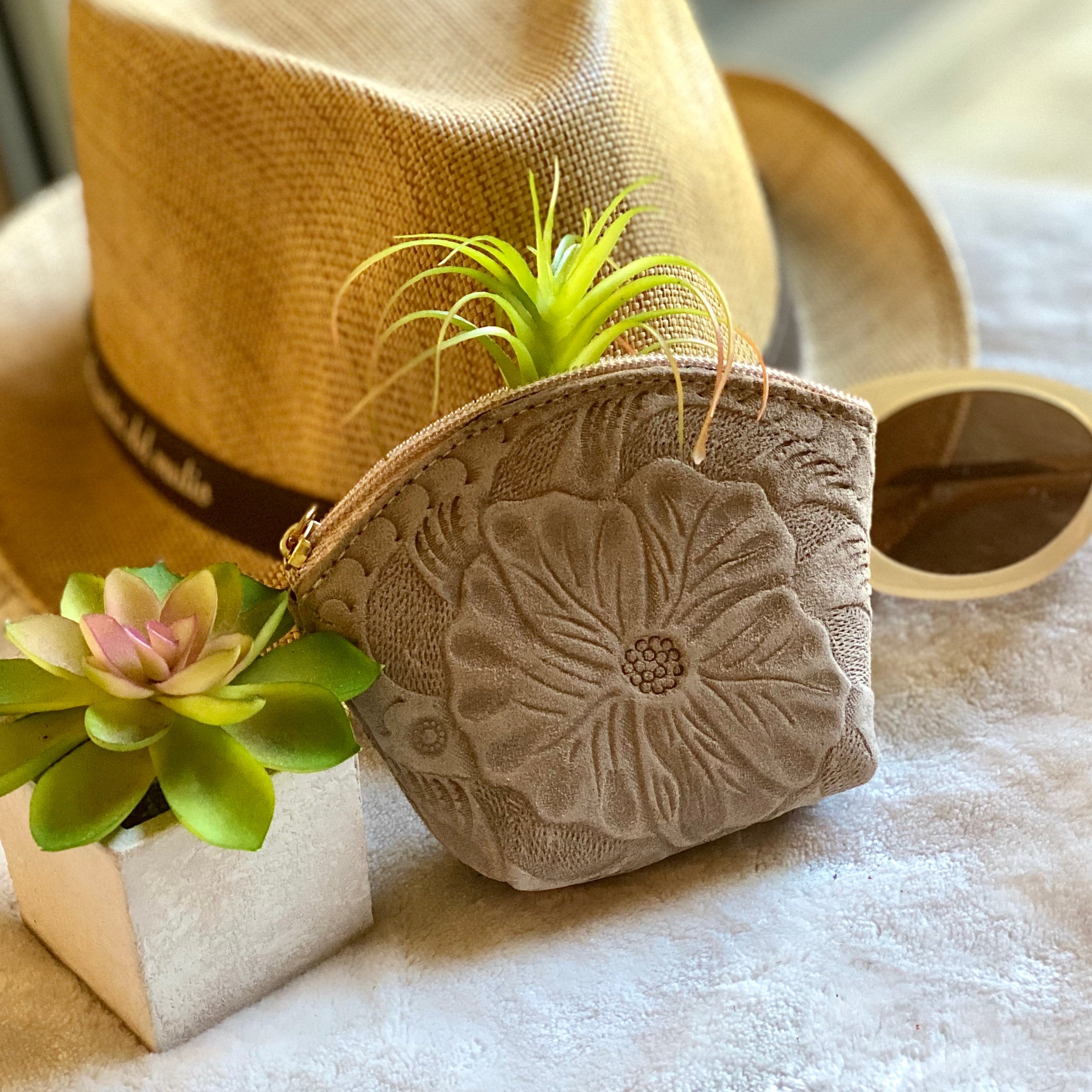 Carved leather pouch- Woman leather pouch- Hibiscus coin purse - small ...