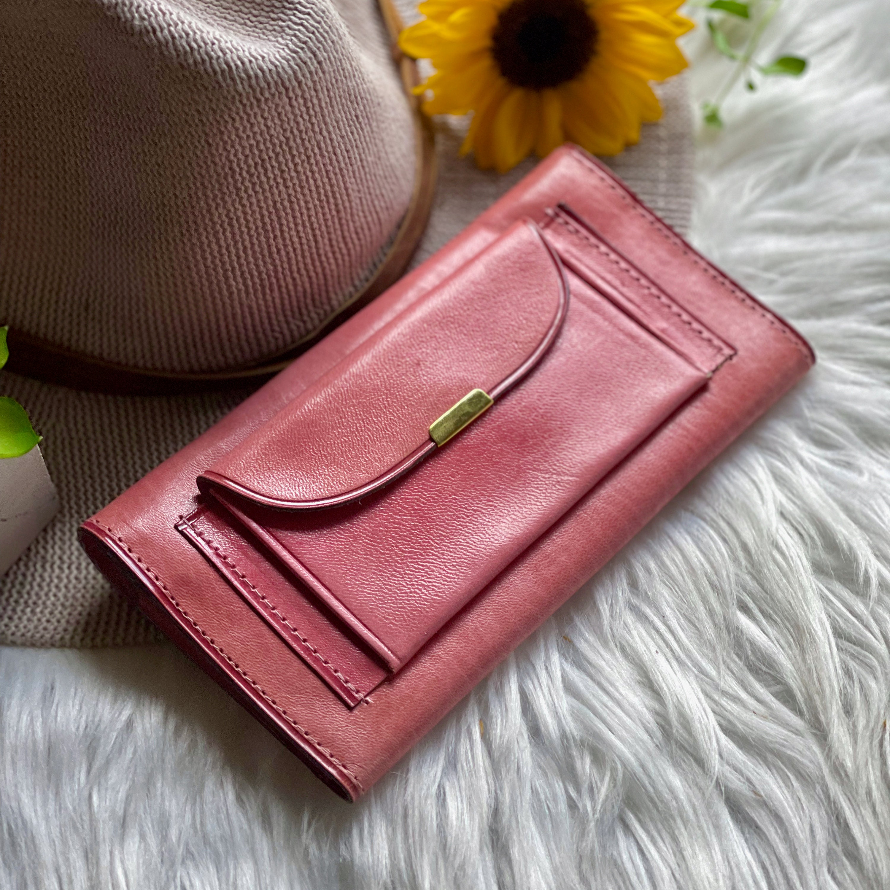 Timeless Elegance: Discover Our Victorian-Inspired Leather Wallets for ...