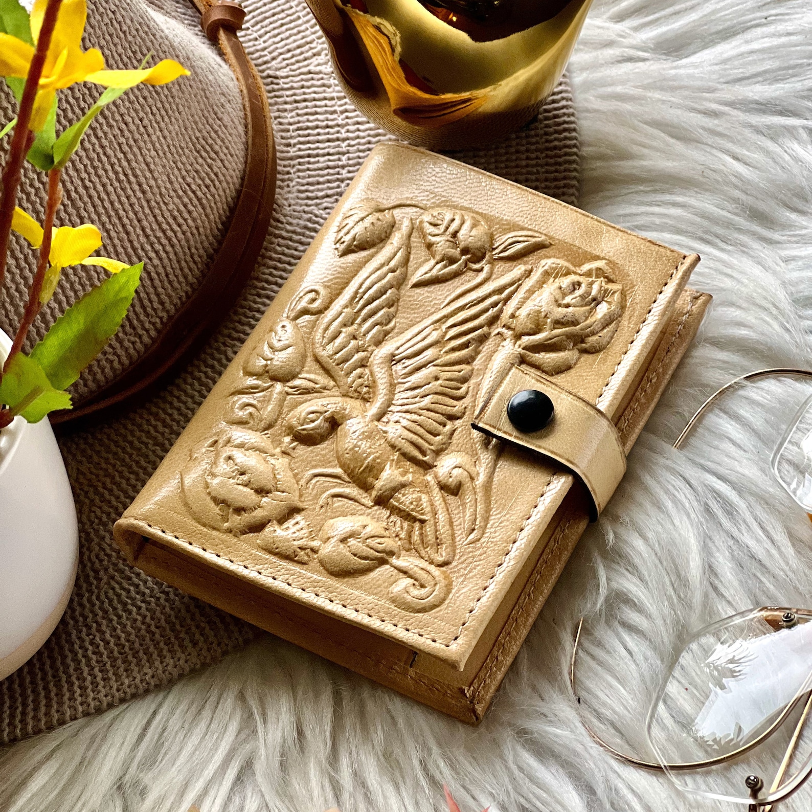 Sustainable Leather Vintage Style Women's Wallets • Retro Style Wallet ...