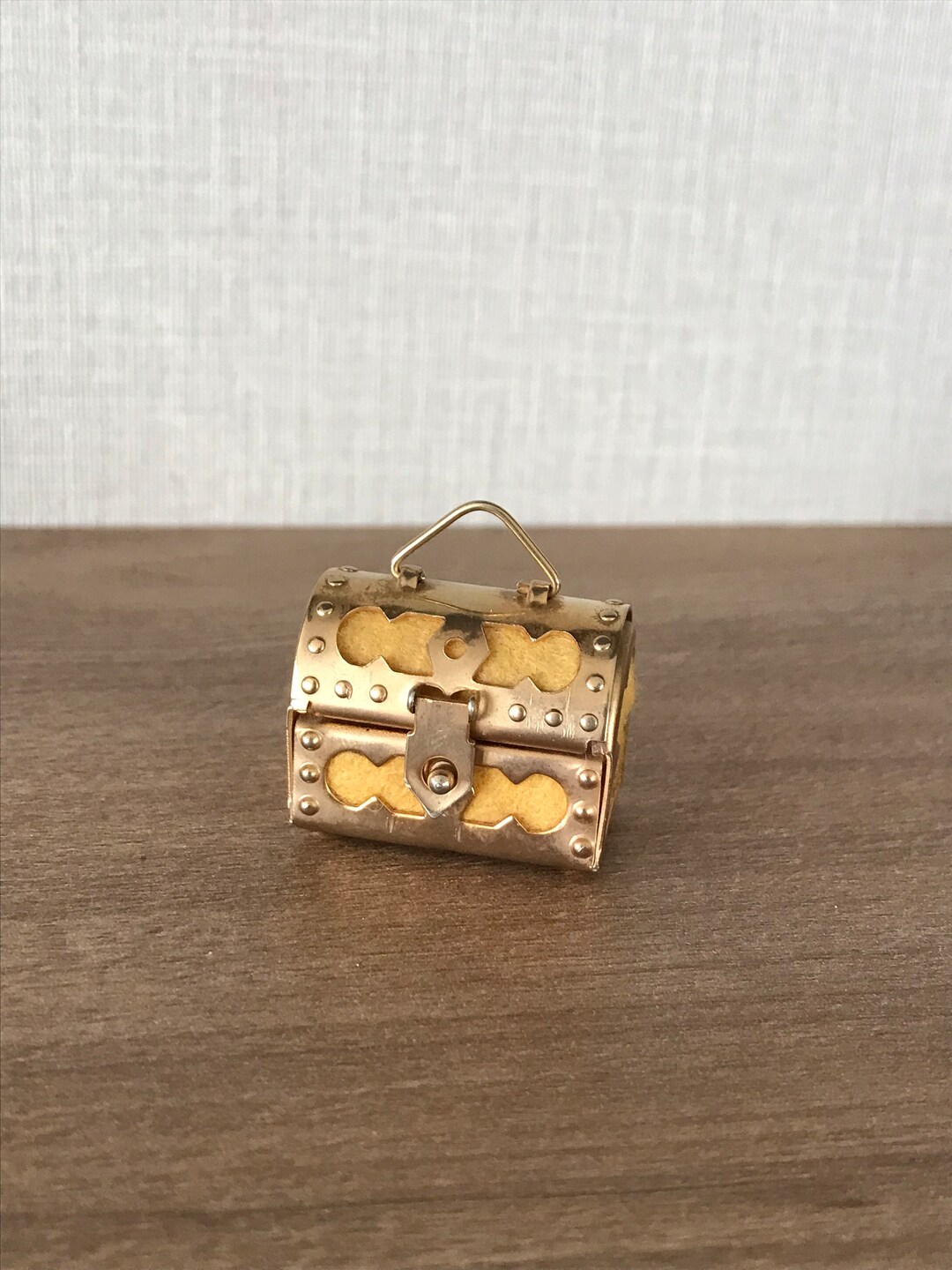 Vintage Treasure Chest Sewing Etui 1950s - Etsy