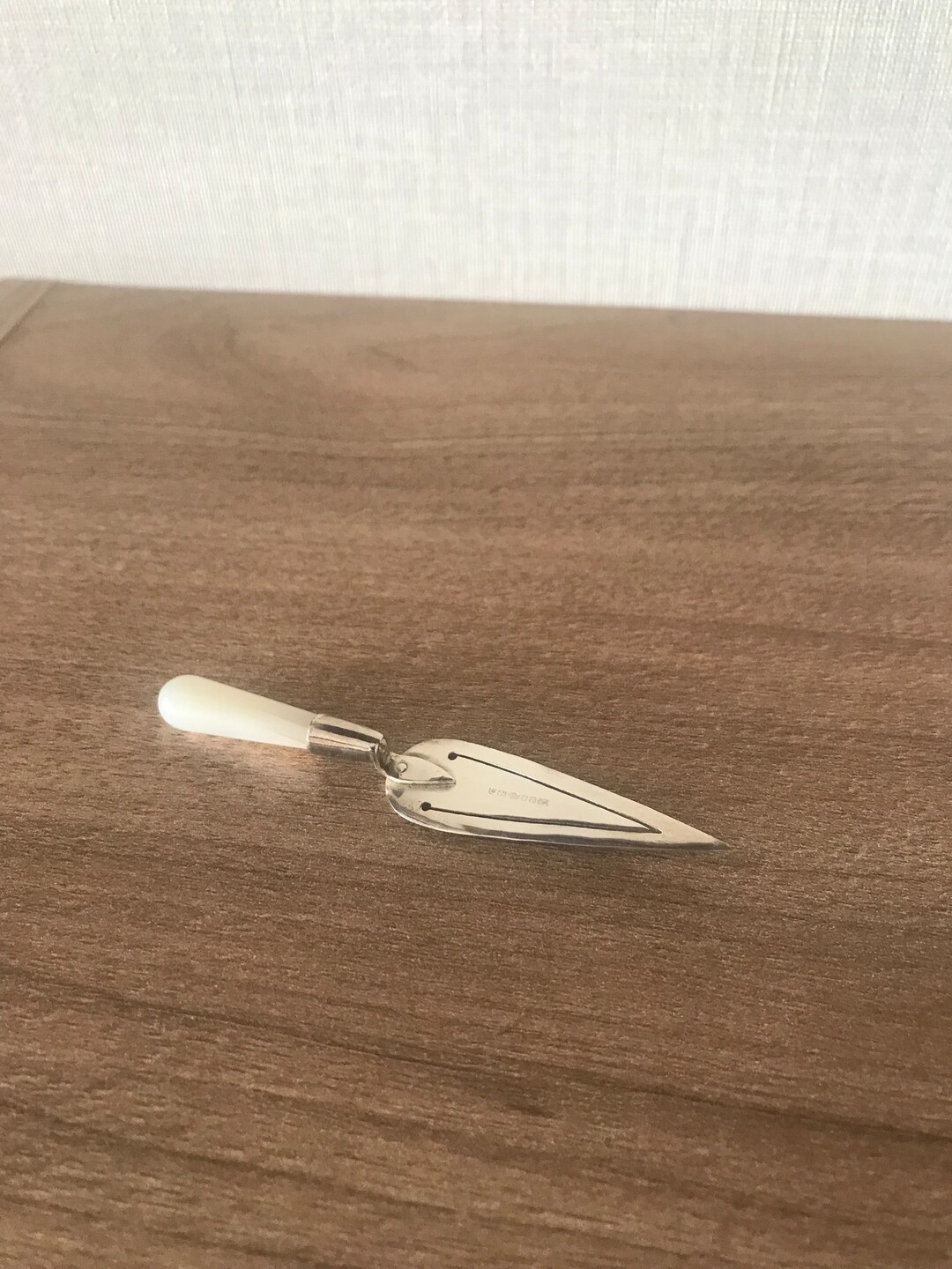 Vintage London Silver Trowel Bookmark With a Mother of Pearl Handle Ari ...