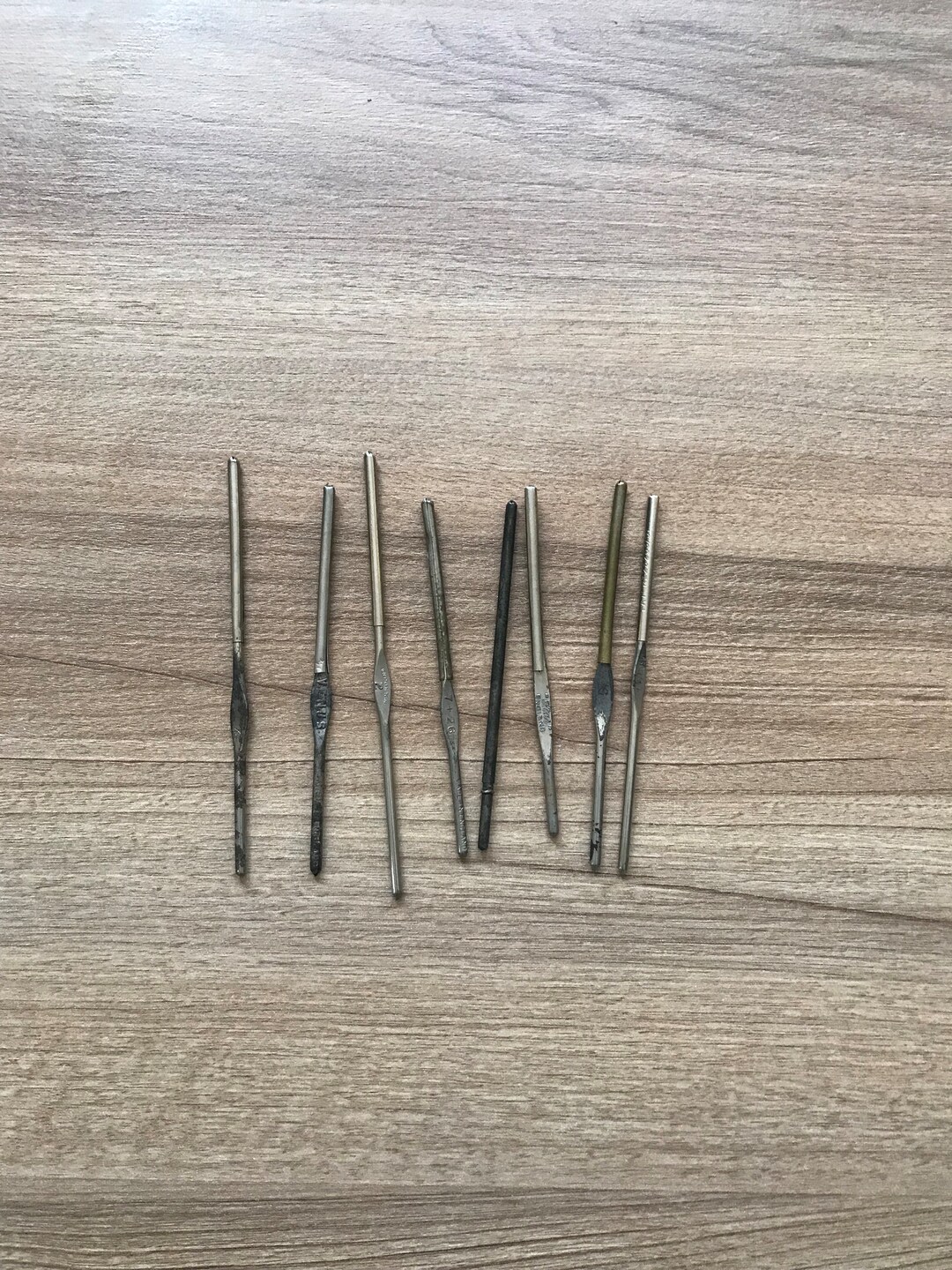 A Miscellaneous Collection of 8 X Antique and Vintage Safety Crochet ...