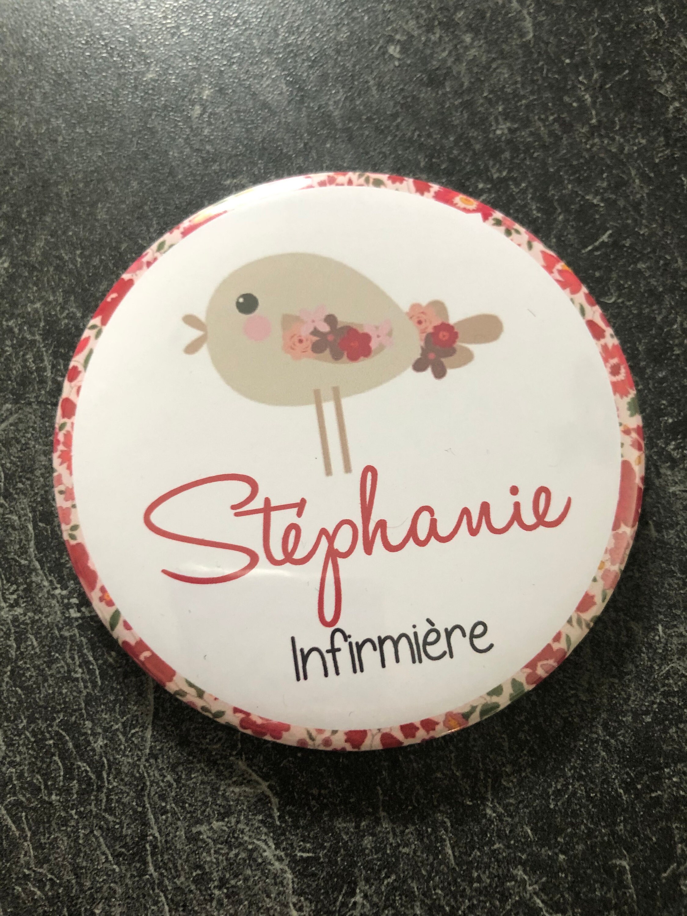 Badge SOIGNANTS 75 ou 58 mm pour infirmière aide-soignante | Etsy