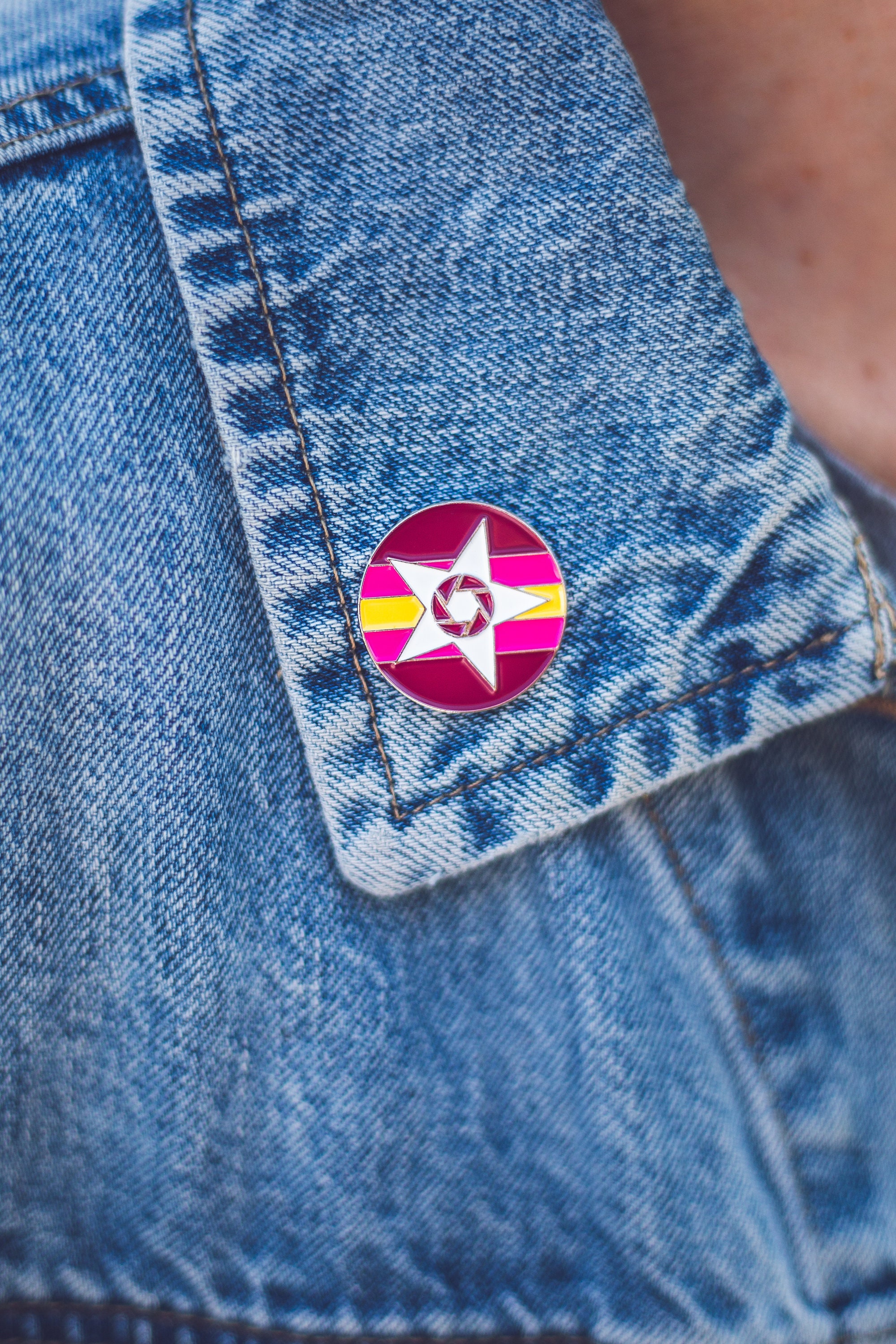 Enamel Pin // Round AGIG Symbol - Etsy