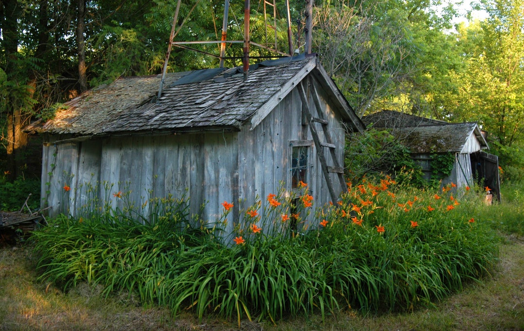 FARM PUMPHOUSE & GARAGE in Wisconsin Surrounded by Beautiful - Etsy