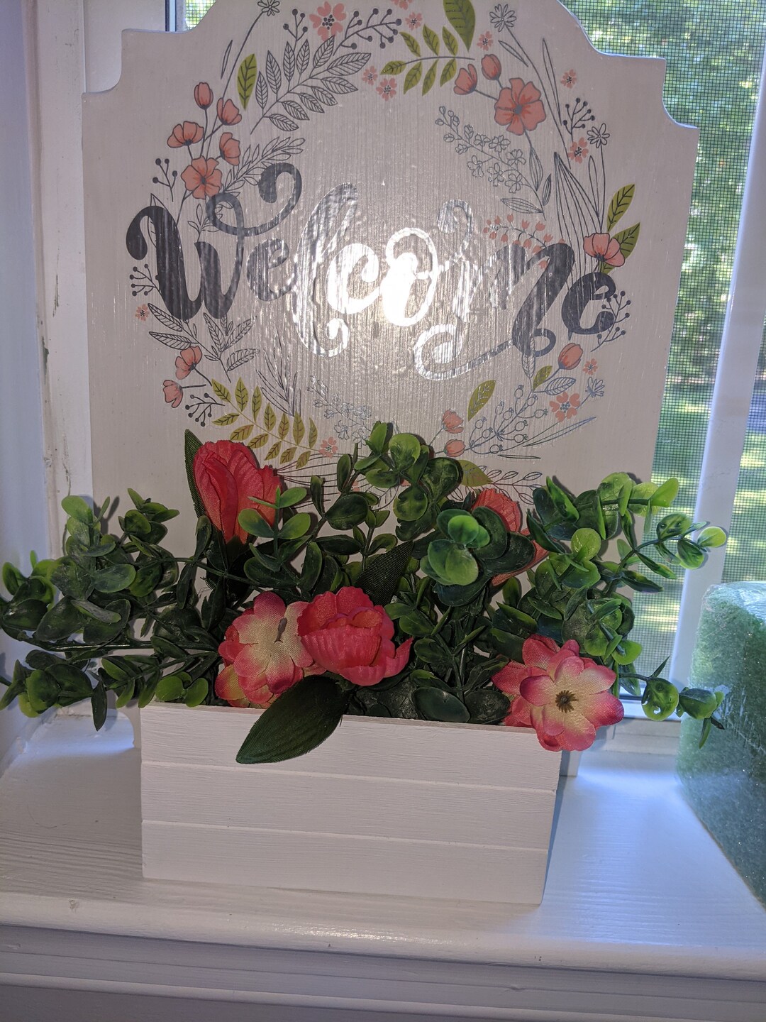 A Box Full of Flowers Welcome Sign... Beautiful Elegant - Etsy