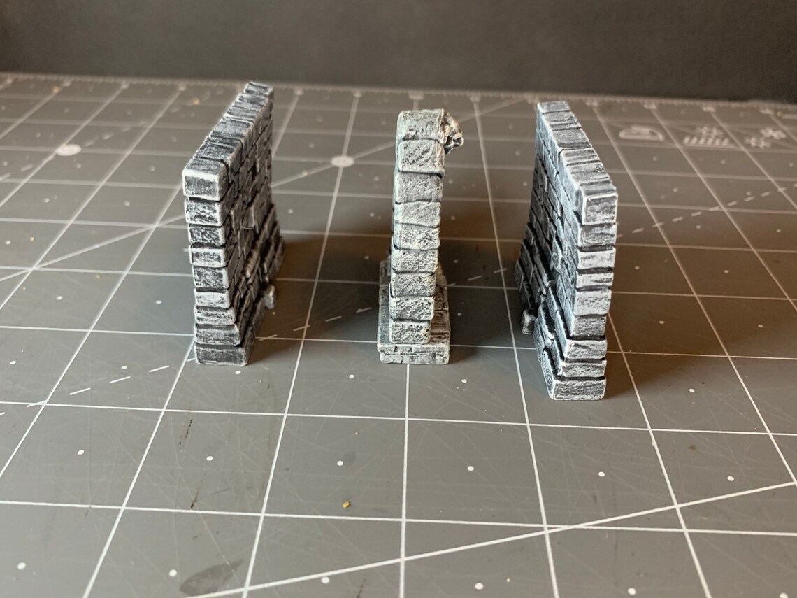 Stone Walls and Door set of 3 Minis miniatures for Dungeons and Dragons ...