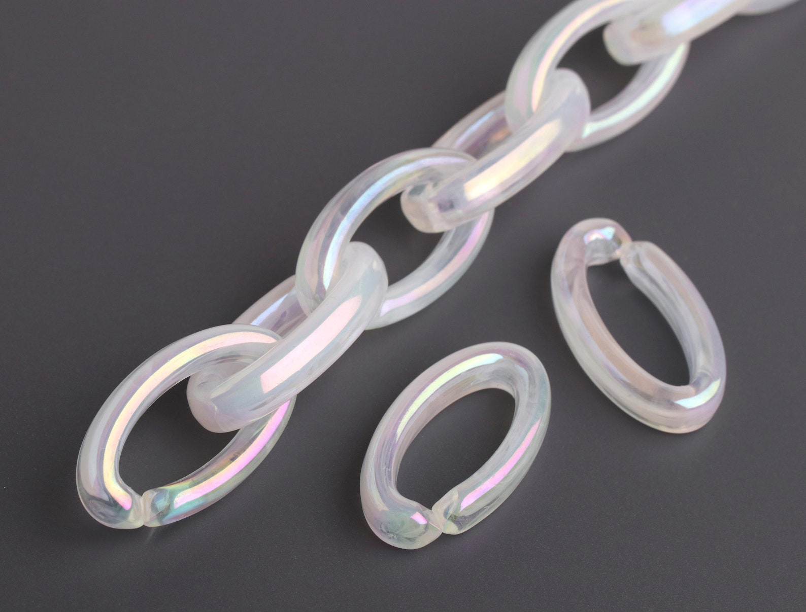 1ft Acrylic Chain Links in Opal Mist, 35 X 20mm, Iridescent ...