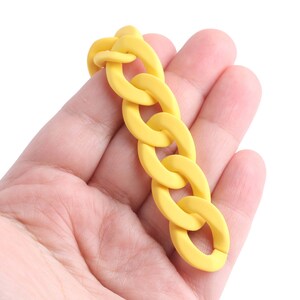 1ft Matte Yellow Plastic Chain Links, 24 X 17mm, Twisted Curb Chain ...
