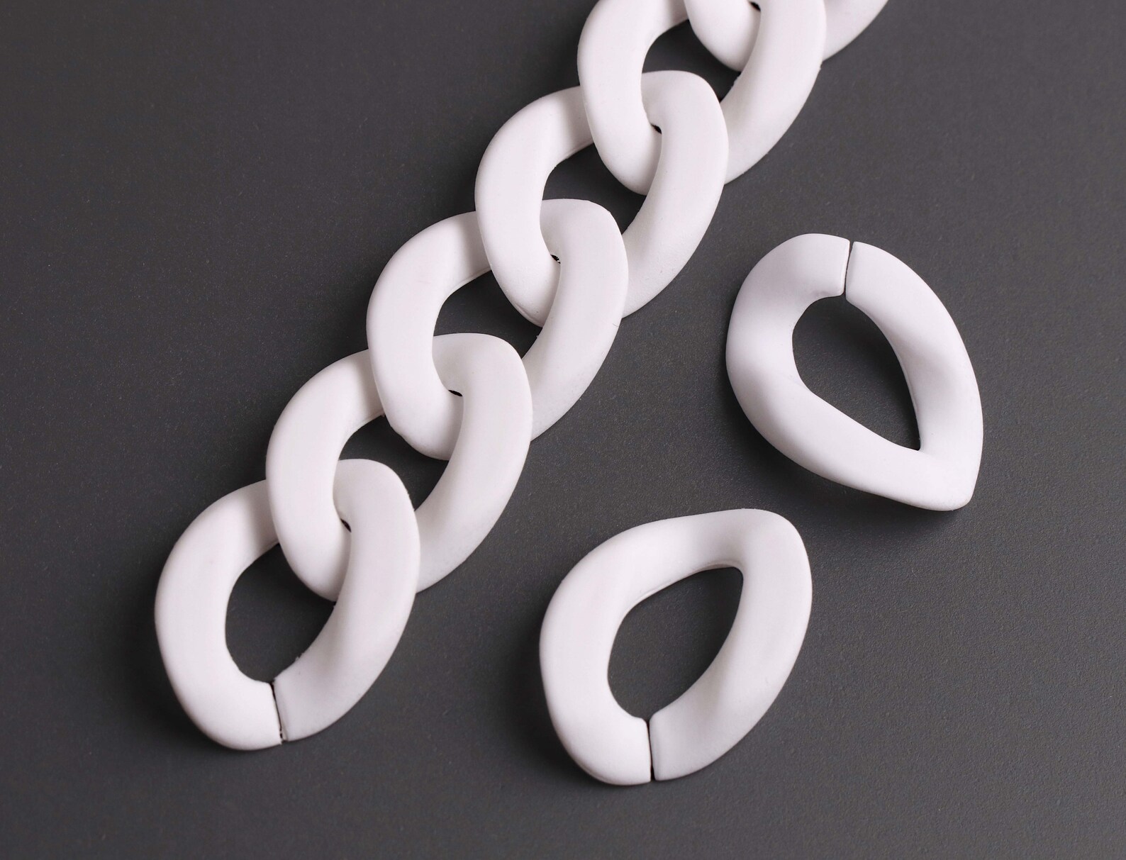 1ft Matte White Plastic Chain Links, 24 X 17mm, Premium Quality, Simple ...