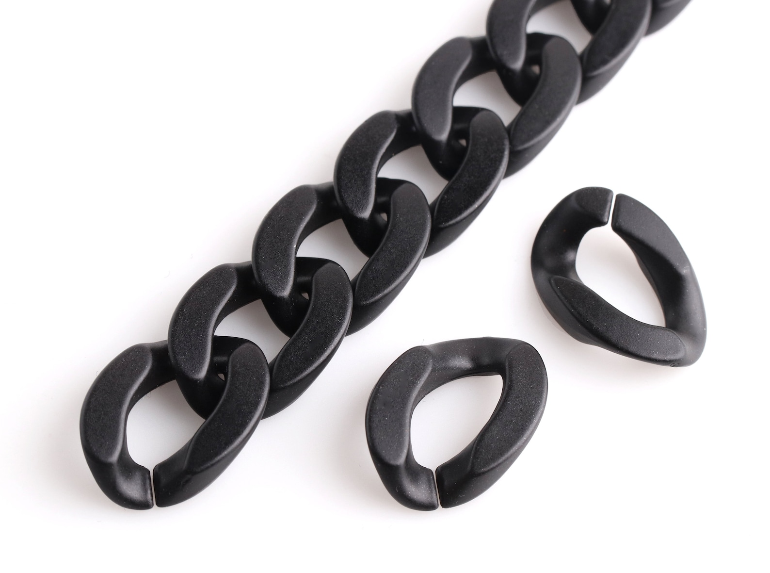 1ft Matte Black Plastic Chain Links, 23x17mm, Frosted Black Chain ...