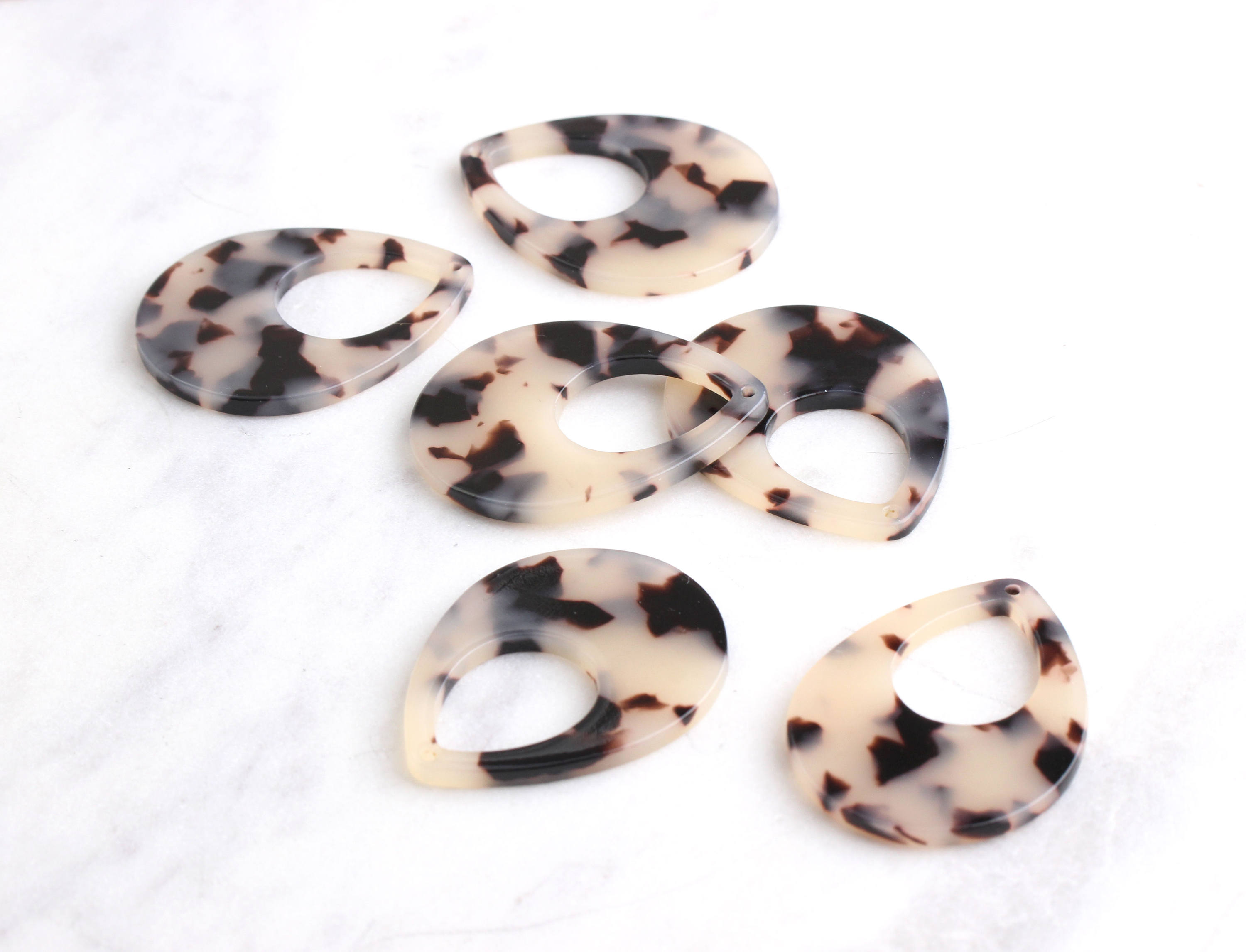 4 Big Teardrop Bead White Tortoise Shell 38mm Vintage | Etsy