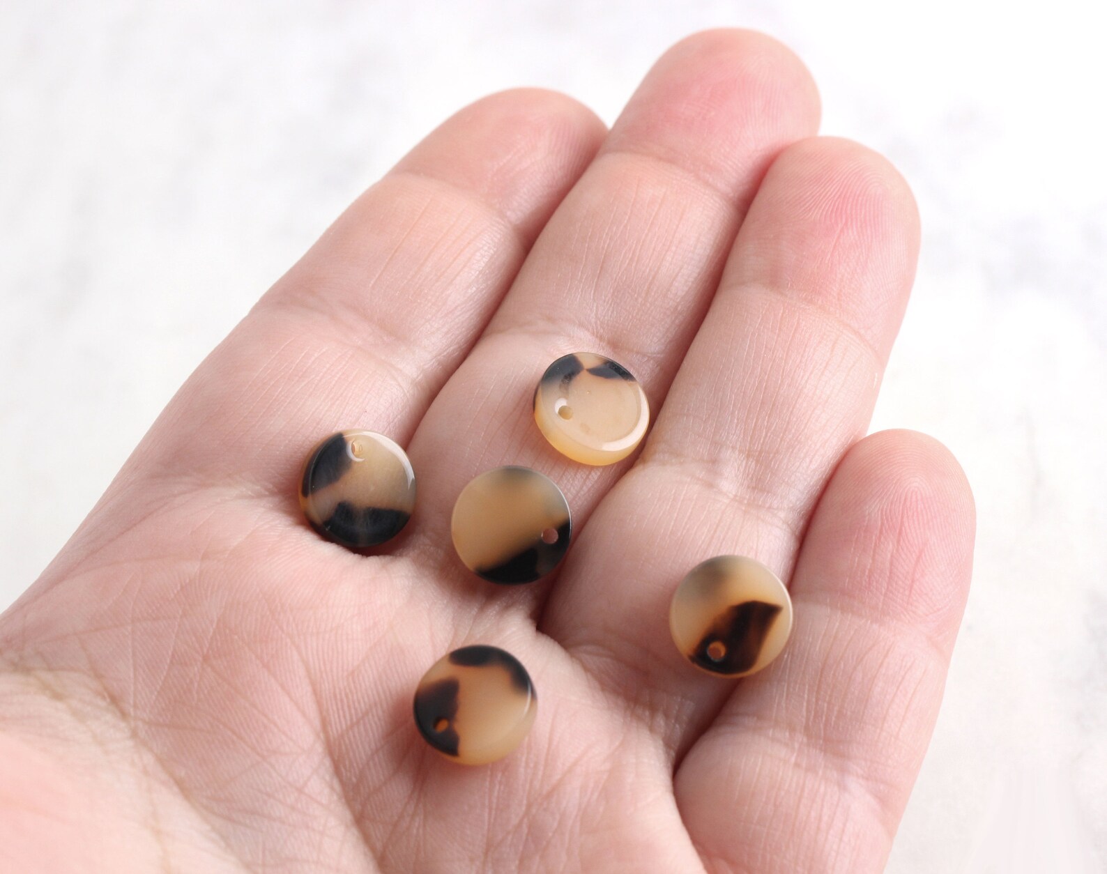 4 Blonde Tortoise Shell Charm, Small Round Coin, Marble Yellow Tortoise ...
