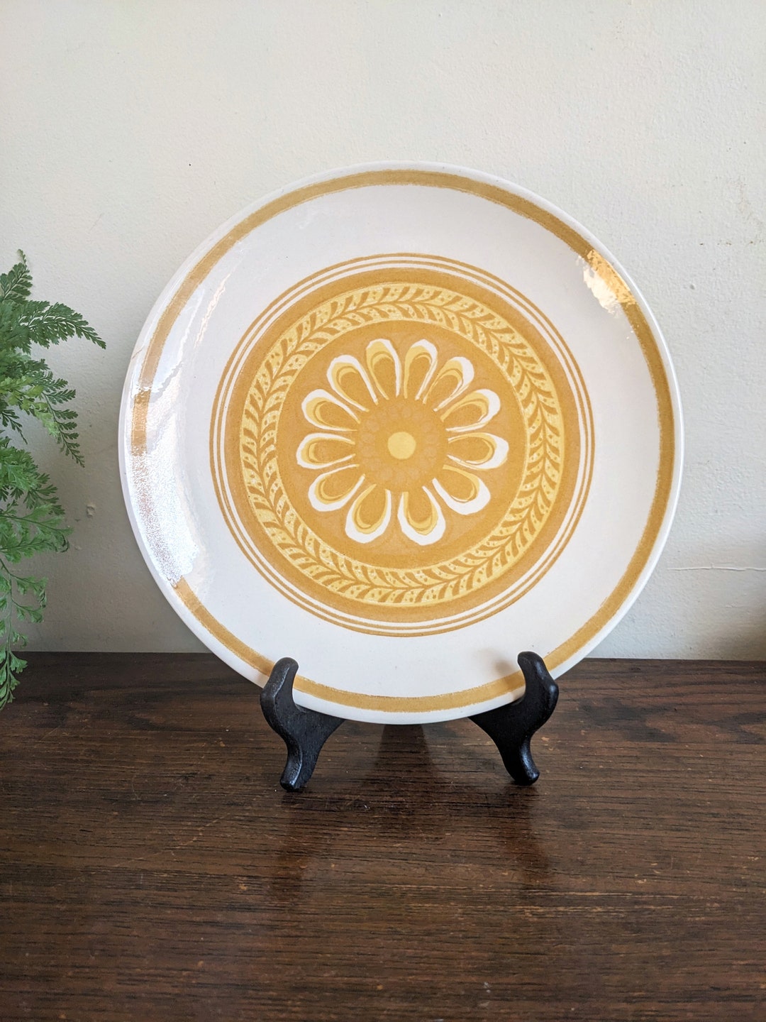 70s Daisy Dinner Plate 10 Inch Yellow White Flower Plate Royal China ...
