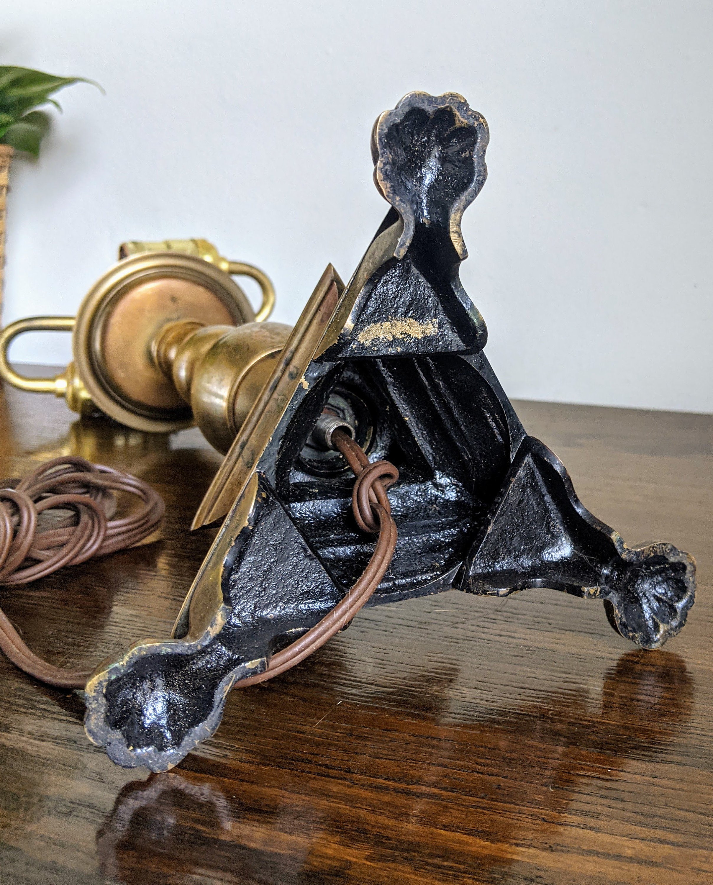 Lamps Antique Brass Lamp Triangle Base Three Lion Claw Foot Baluster ...
