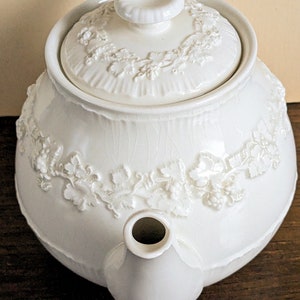 Wedgewood Queensware Teapot of Etruria & Barlaston Embossed Grape Leaf ...