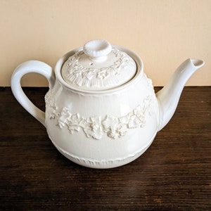 Wedgewood Queensware Teapot of Etruria & Barlaston Embossed Grape Leaf ...