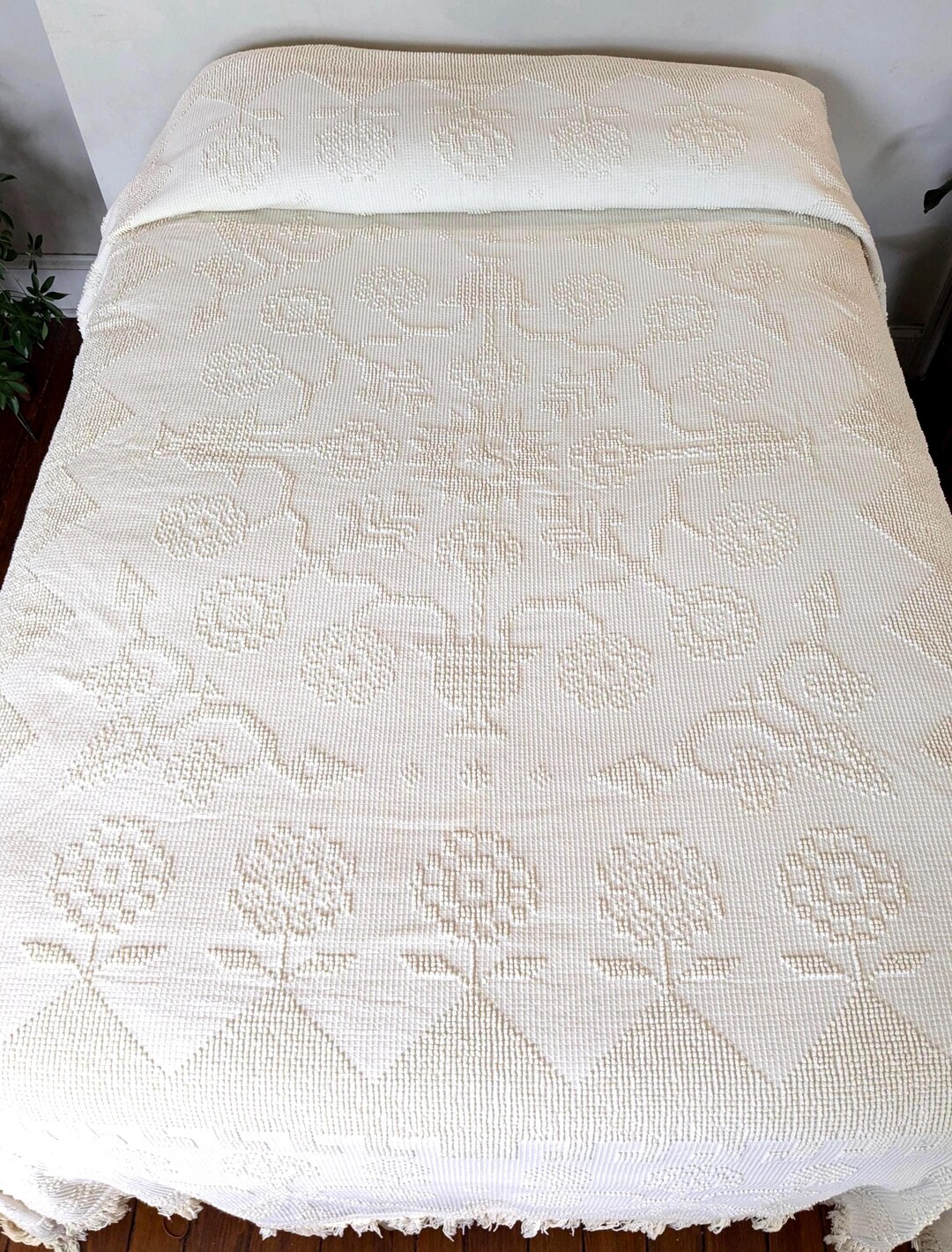 White Hobnail Bedspread Bates George Washington Double Bed Fit Bed ...