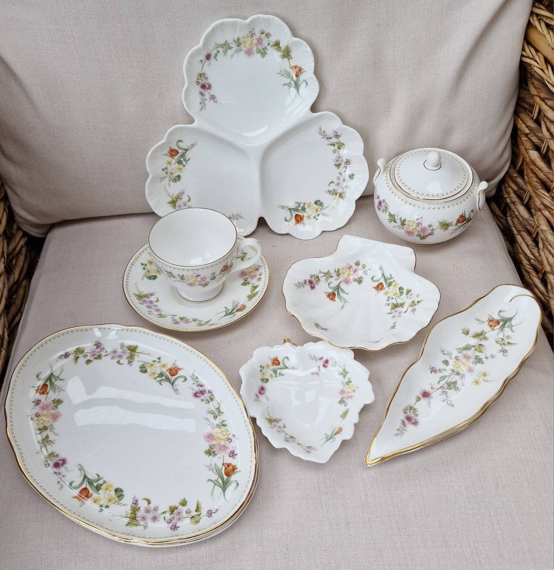 Wedgwood Bone China, Selection of Medium Sized Items in Mirabelle ...
