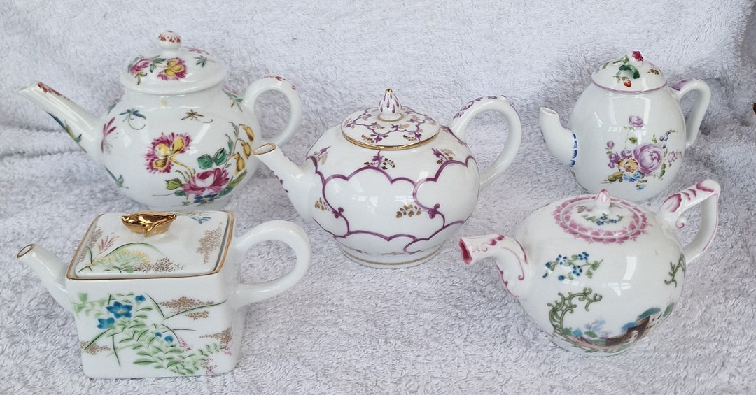 Franklin Mint Fine Porcelain Collectors Teapots From the Victoria and ...