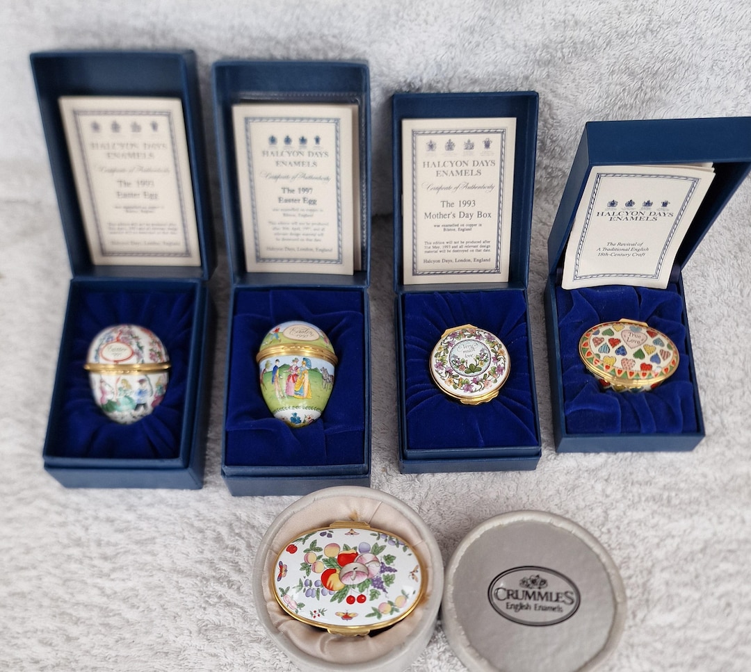 Vintage Enamel Pill Boxes, by Halcyon Days and Crummles - 5 Different ...