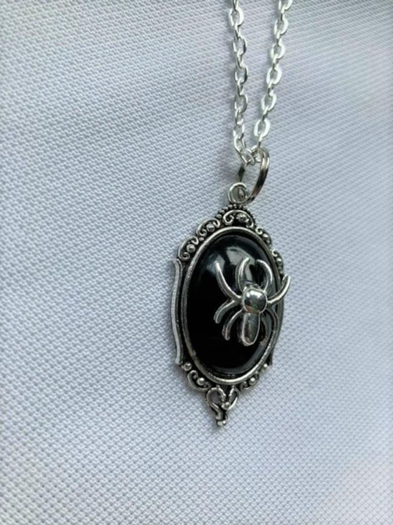 Victorian Style Baroque Spider Ndent and Chain | Gothic Goth Emo Horror ...