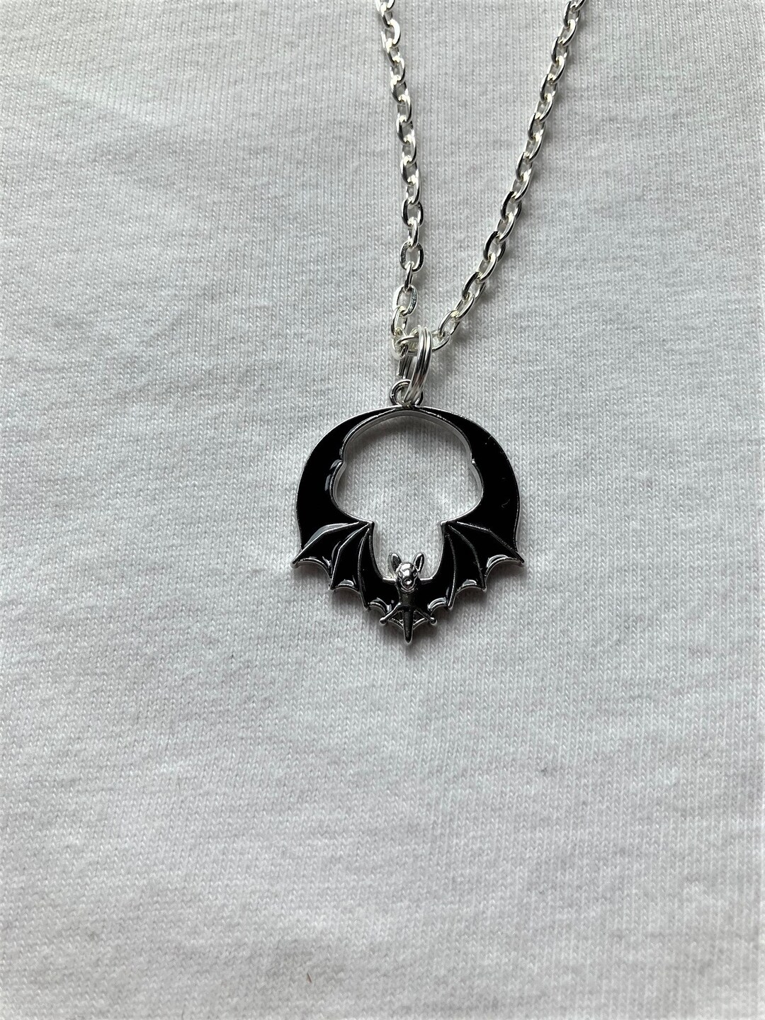 Hanging Bat Pendent and Chain | Gothic Goth Emo Horror - Etsy