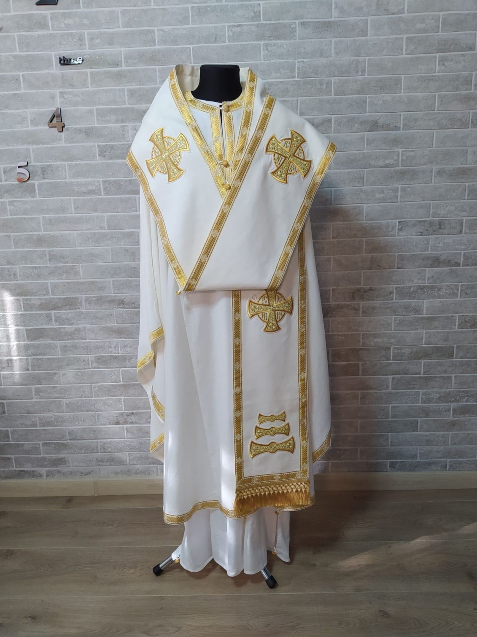 White Bishop's Vestments Vestments for Bishop - Etsy UK