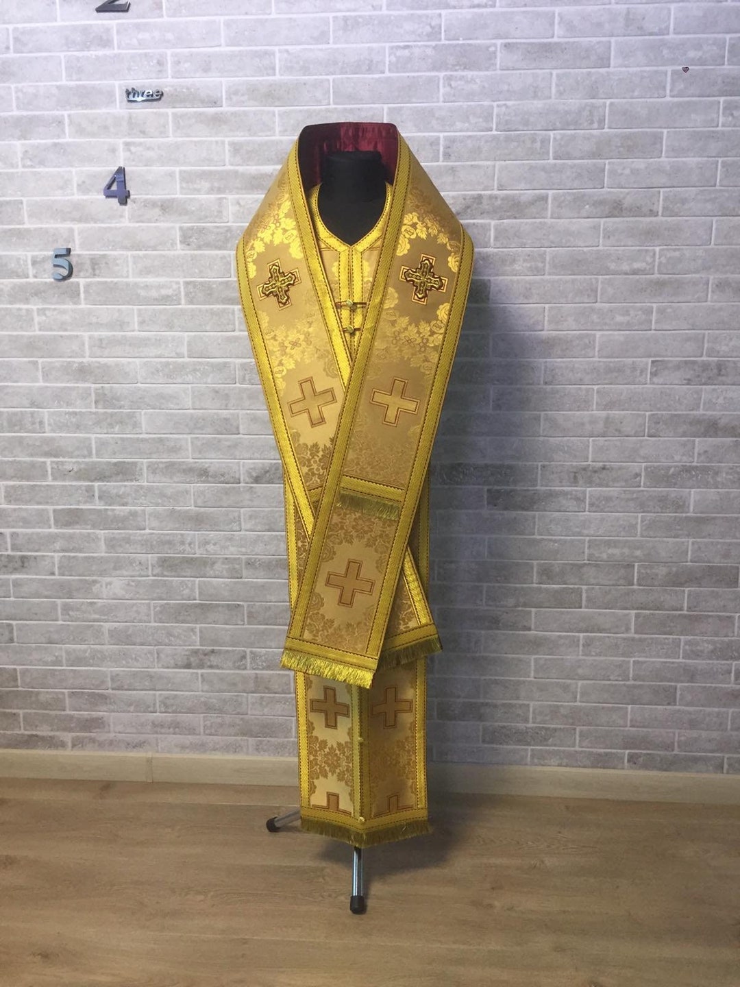Bishop's Communion Set in Nonmetallic Brocade - Bishop Stole and Cuffs ...